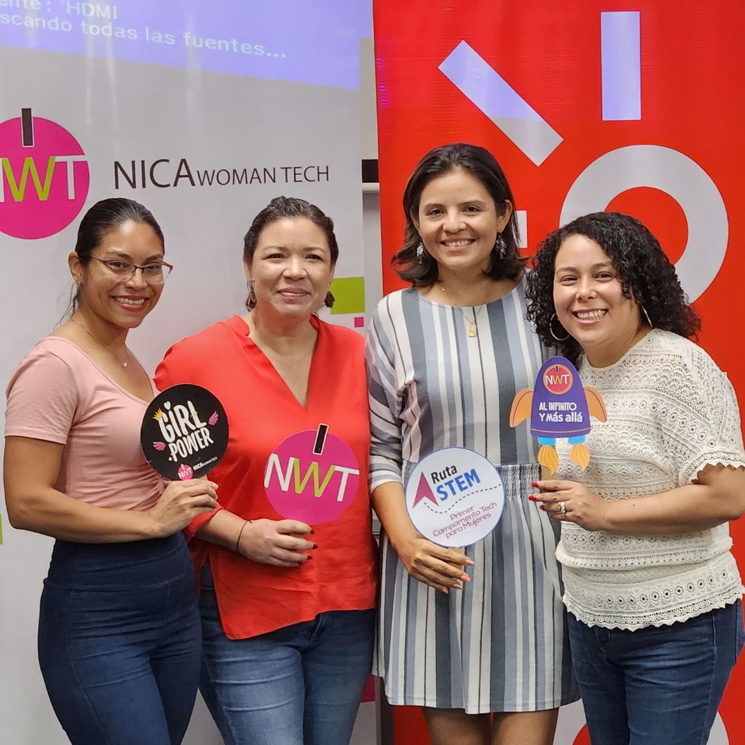 Mujeres y Tecnología: Desbloqueando Oportunidades en la Era Digital ...