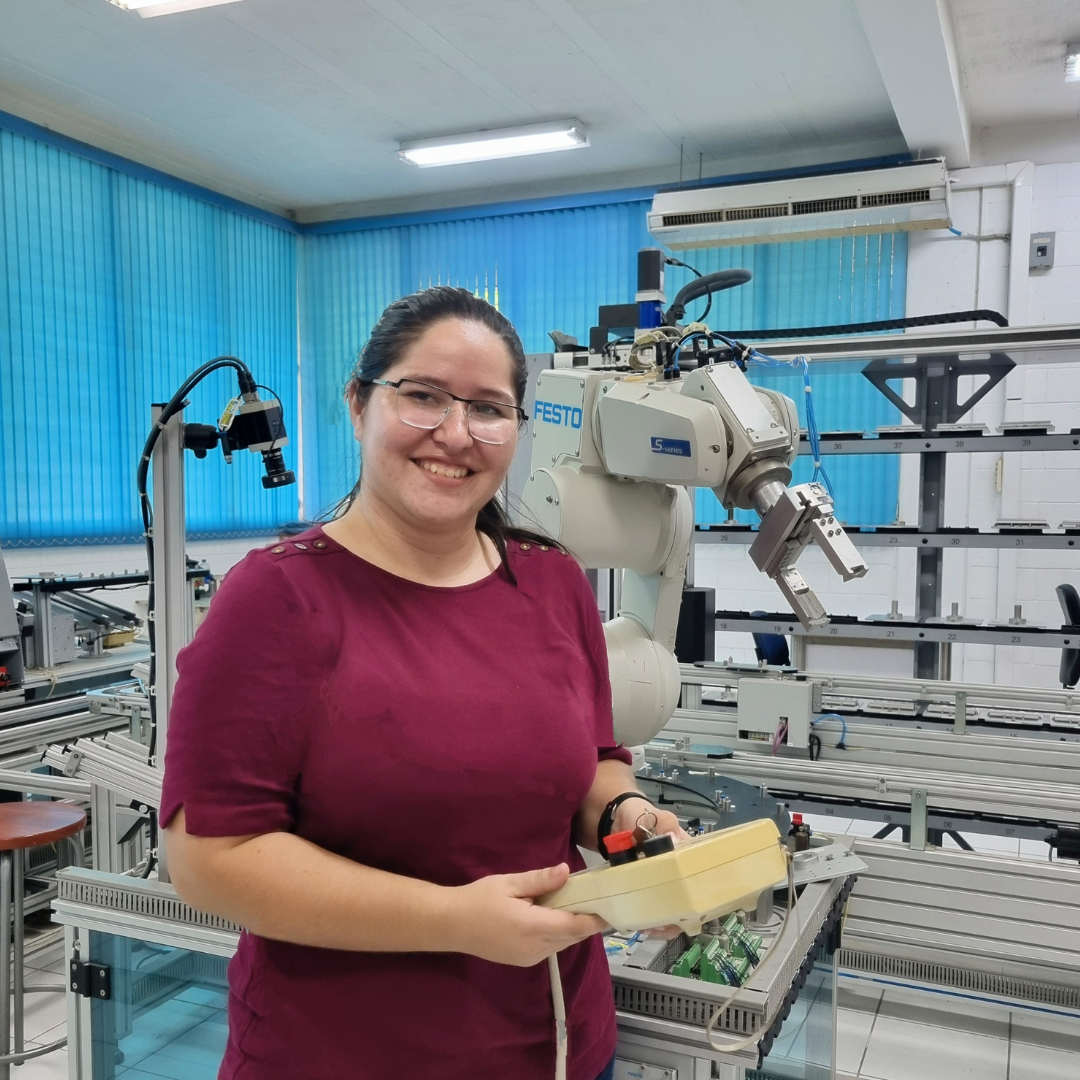 «Ten persistencia, confía en tus habilidades.» Indira Araya, Ingeniera ...